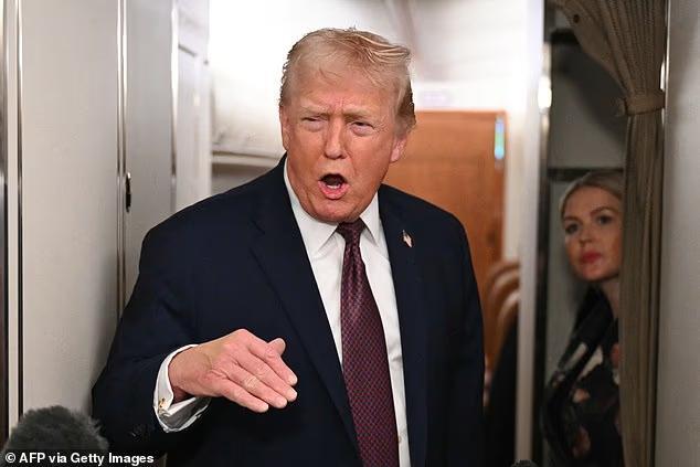 Donald Trump has surprise phone call with Elizabeth Warren after she ...