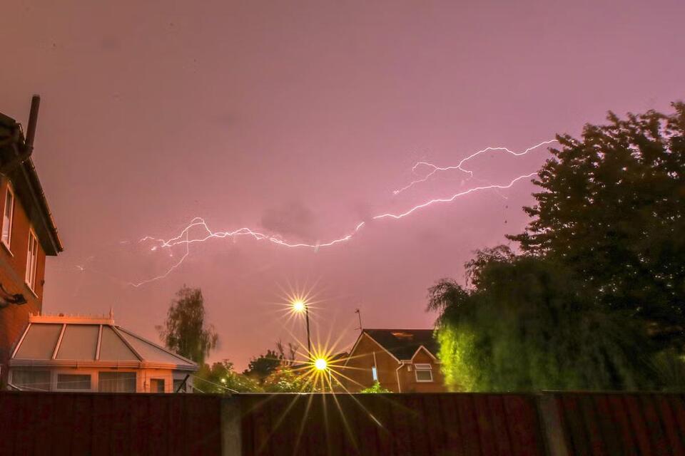 UK hit by hundreds of lightning strikes on Saturday amid heavy rainfall ...