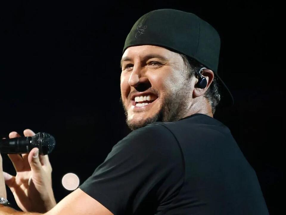 Luke Bryan Is Ready to Celebrate as He Sings Kool and the Gang on ...