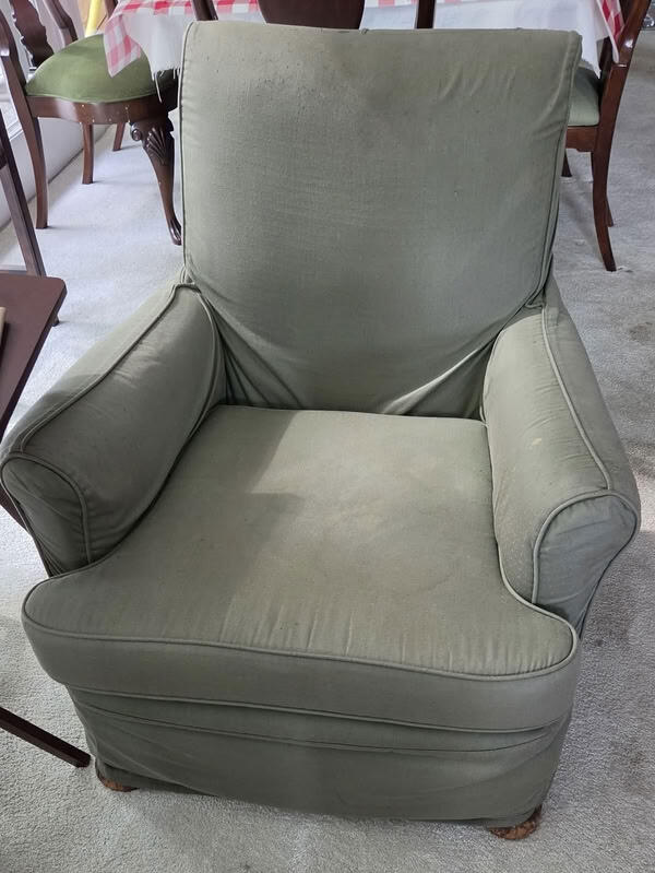 🎁 Freebies Up for Grabs in Cherry Hill — Furniture, Food & a TV - NewsBreak