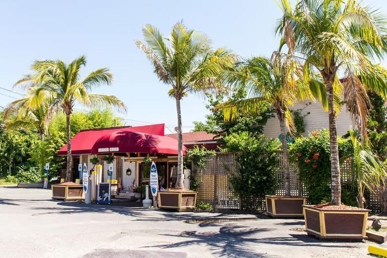 Harbor Crab to rebrand as Baymen’s Clam Bar under new ownership - NewsBreak