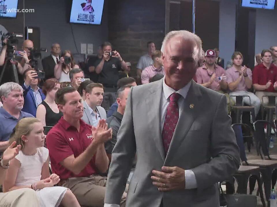 Paul Mainieri makes his debut at the podium in Carolina colors
