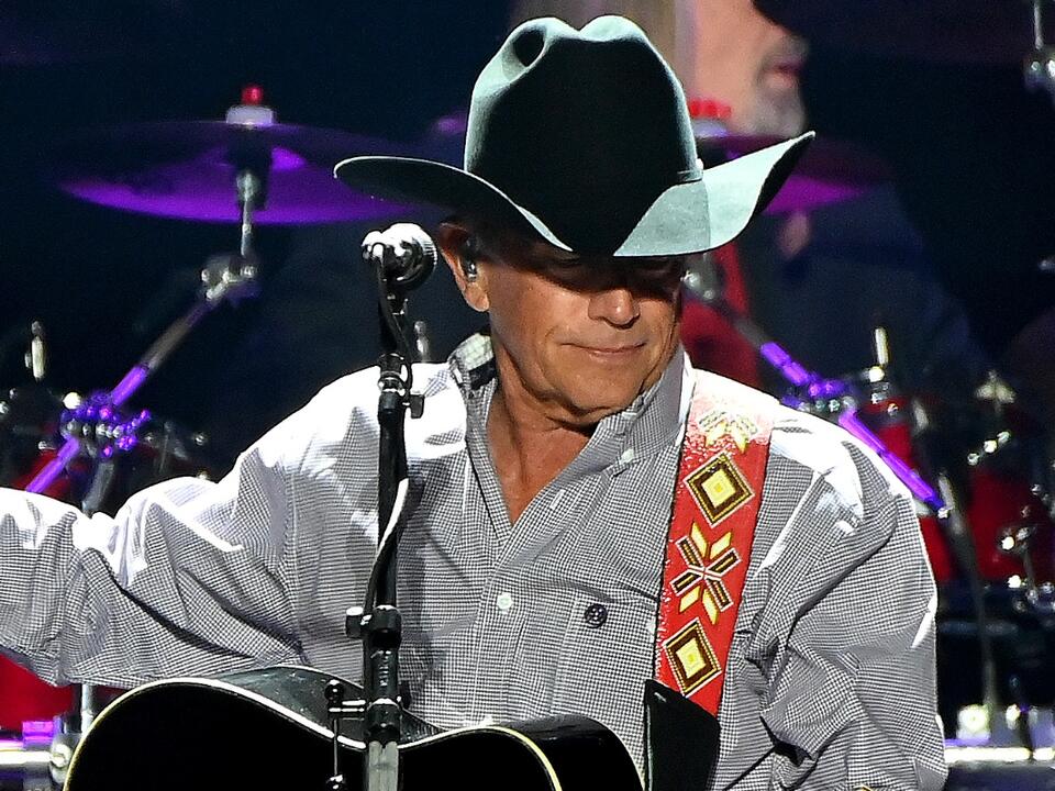 George Strait Unveils New Song While Playing to Biggest Live Crowd Ever ...