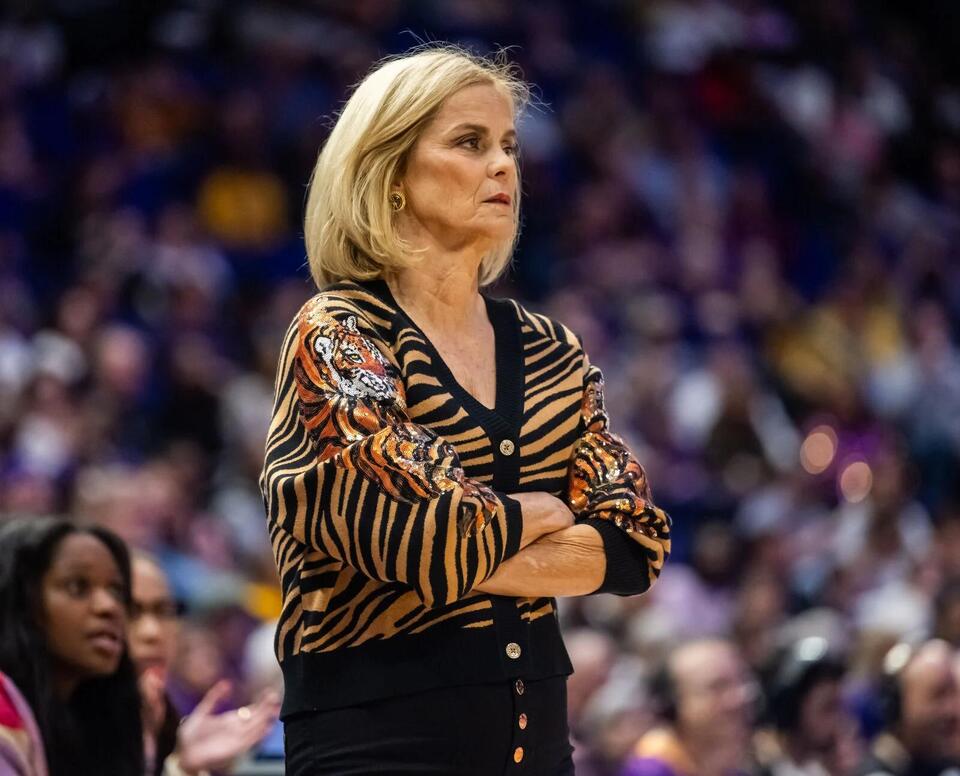 Kim Mulkey 'very proud' of LSU team after family death pulls her away ...