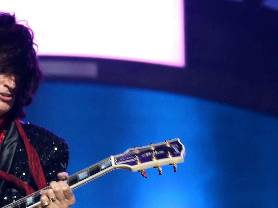 5 Iconic Joe Perry Guitar Moments with Aerosmith