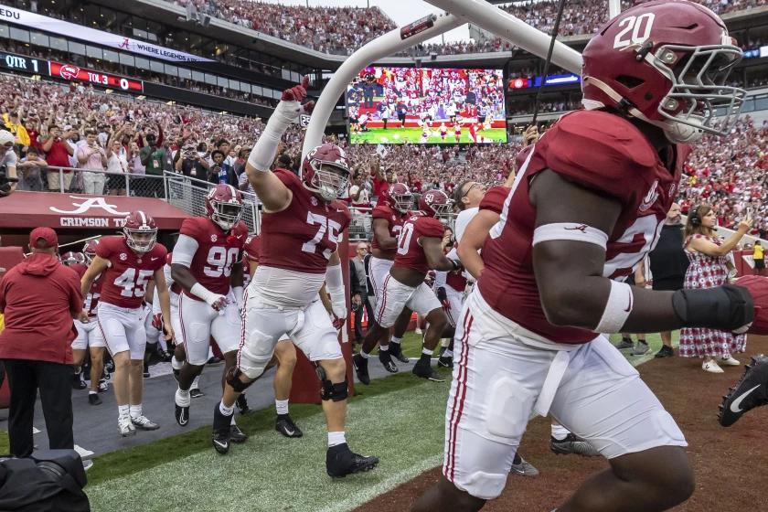 Alabama holds steady in the AP Top 25 after a fourth quarter comeback ...