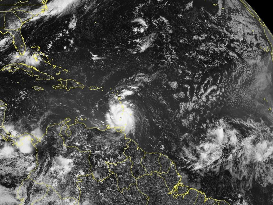 Hurricane Beryl makes landfall in Caribbean with 'extremely dangerous ...