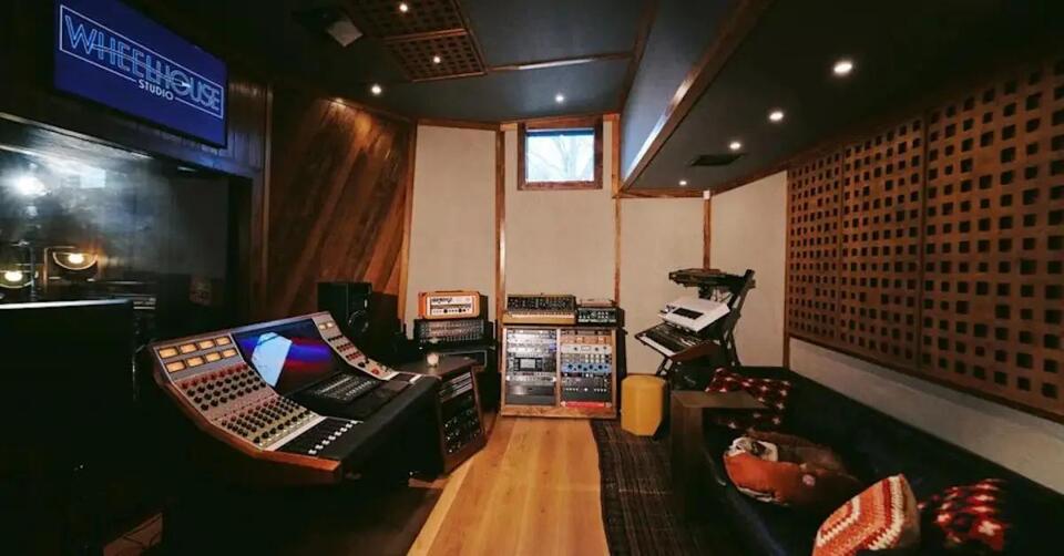 Nick Wheeler Hand Built a Private Studio in Nashville and the All ...