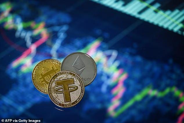 Walmart and Amazon plot astonishing move that would upend the whole banking system - NewsBreak