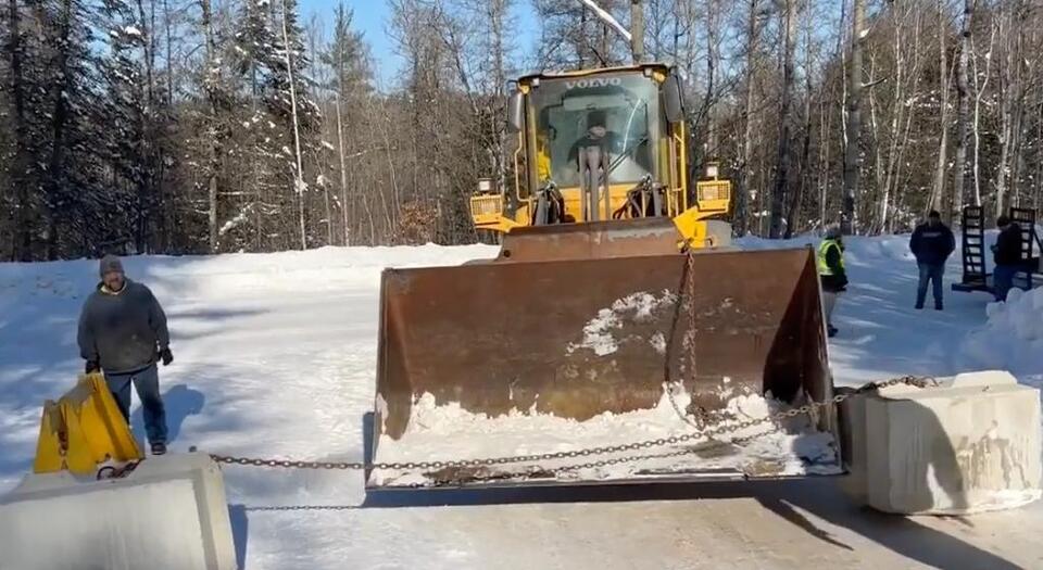 A decade-long dispute prompted a Wisconsin tribe to block roads on its ...
