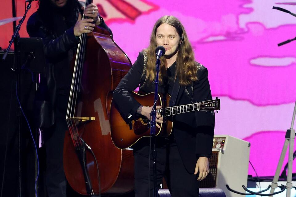 Michigan's Billy Strings Steps Up to Beautify Local Roadways - NewsBreak
