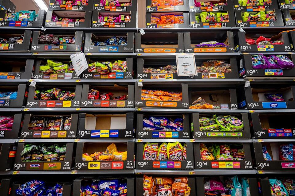 How Long Will Leftover Halloween Candy Last In Iowa And Illinois ...