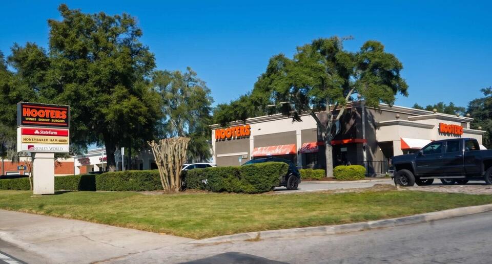 Hooters permanently closes Ocala location - NewsBreak