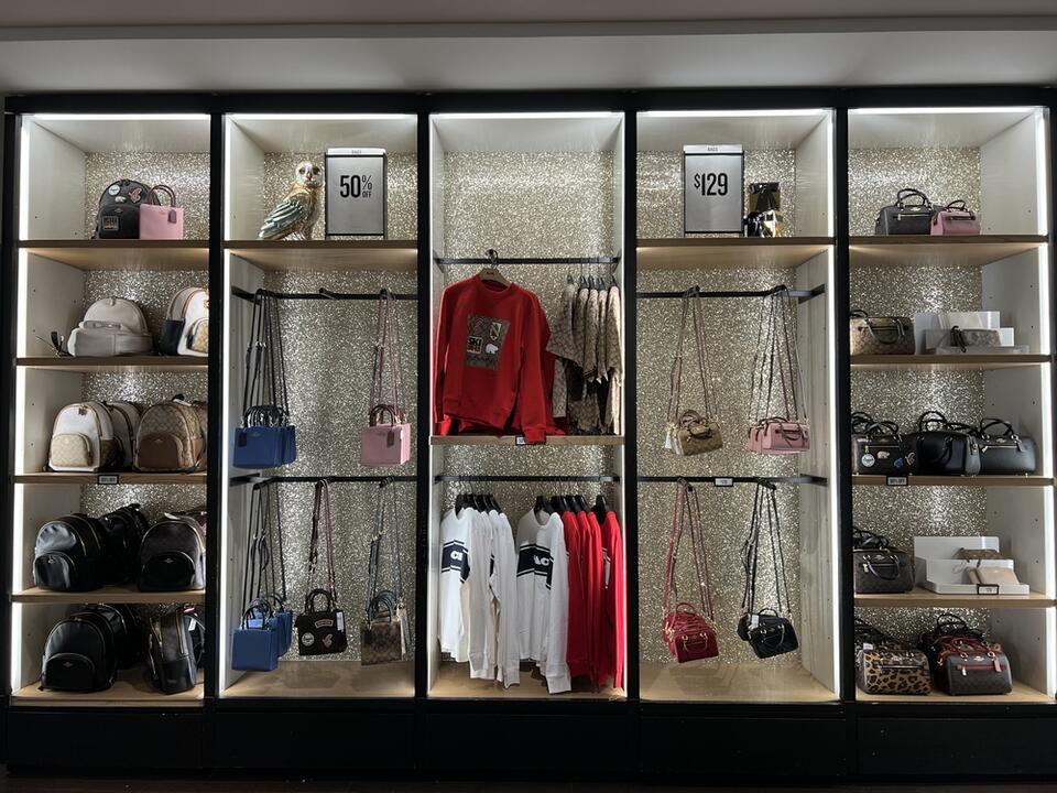 20 US outlet malls shoppers can’t miss - NewsBreak