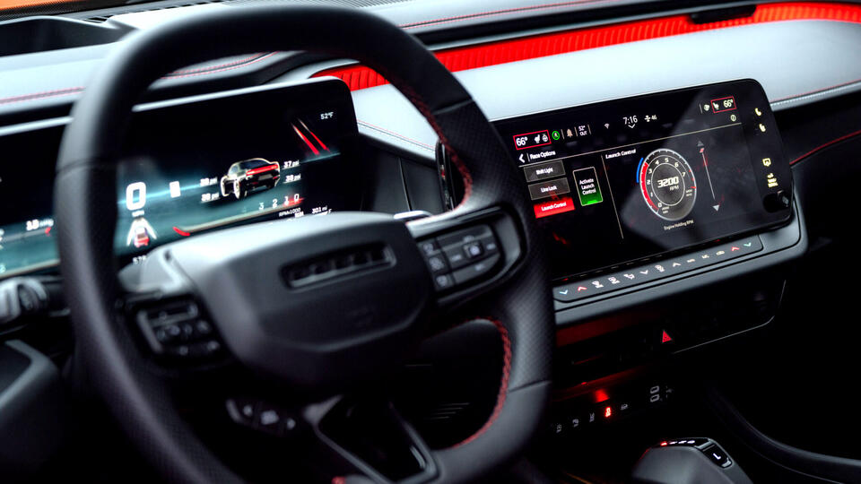 Wagoneer S And Charger Daytona Buyers Paid For More Screen, Now It Just ...