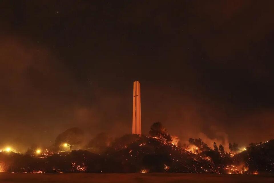 Franklin Fire in Malibu Containment Increases to 30% - NewsBreak