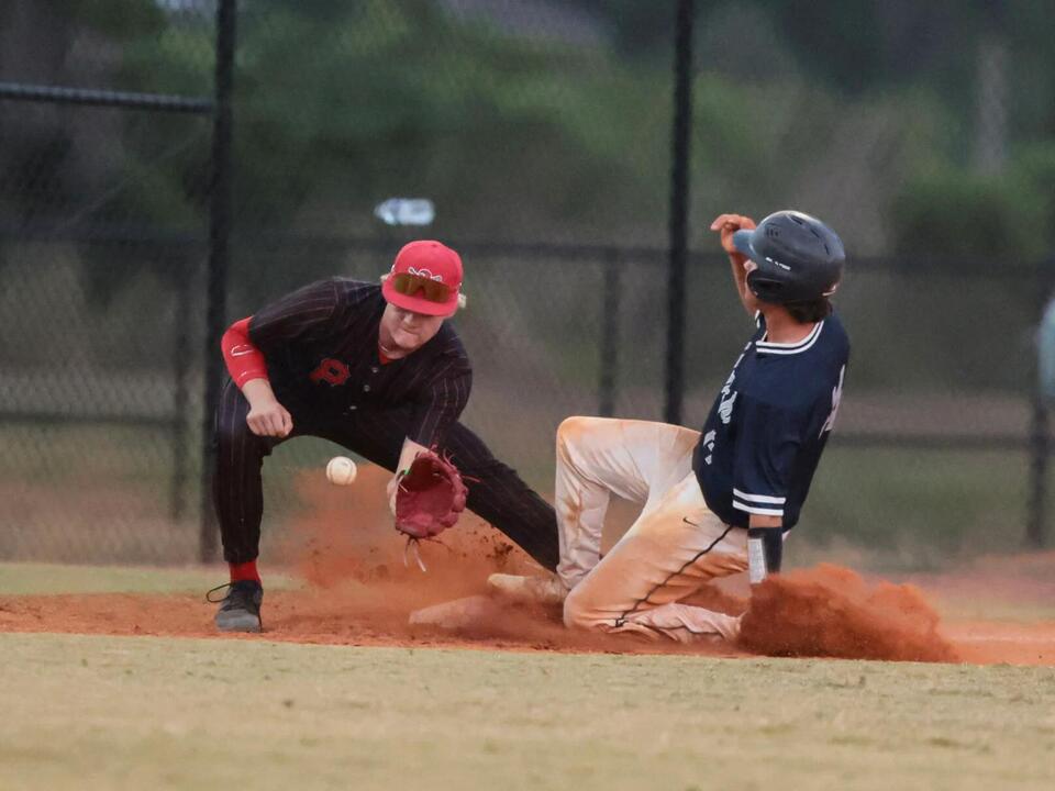 PREP BASEBALL: Bulls blank Pirates in regional opener