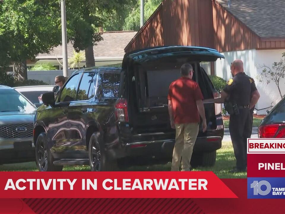FBI agents at apartment complex in Clearwater