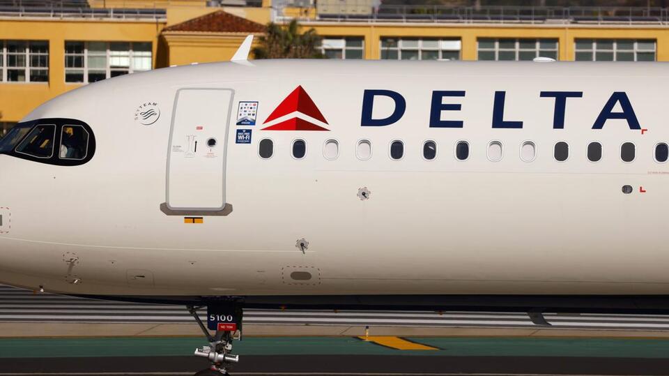 Delta Flight Makes Emergency Landing Over Weird Smell - NewsBreak