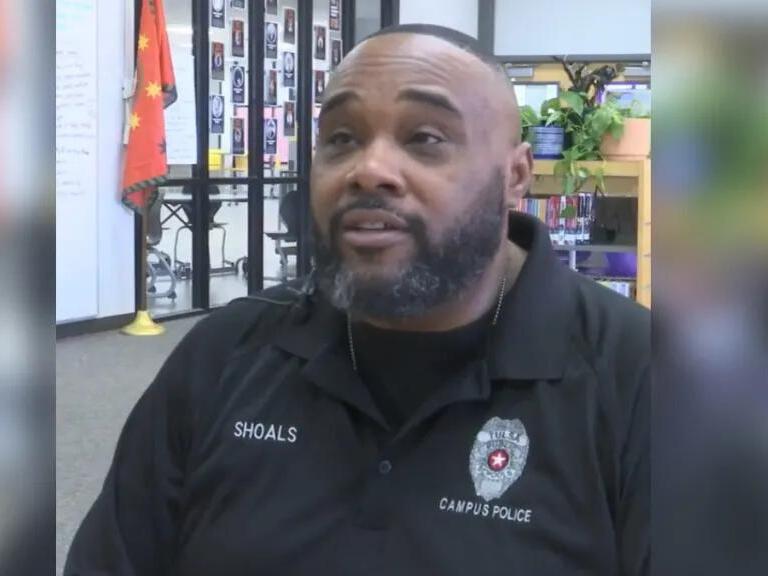 Everyday Heroes: Resource Officer Saves Choking Student’s Life Everyday Heroes: Resource Officer Saves Choking Student’s Life
