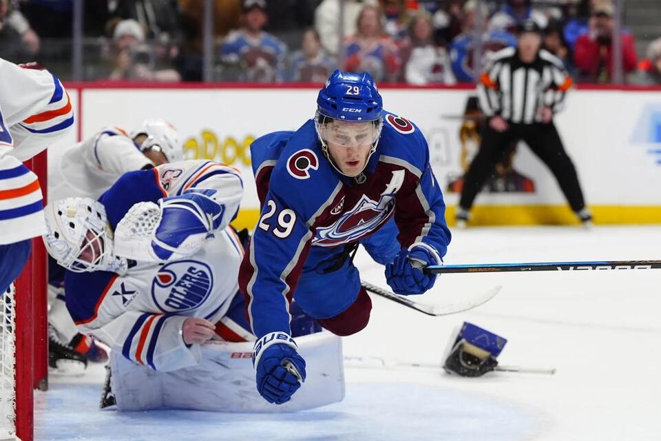 NHL World Reacts As Nathan MacKinnon Gets Thrown Out for Leaving Oilers ...