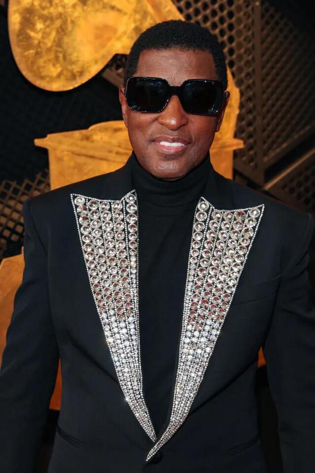 White Reporter Snubs Babyface During Grammys Red Carpet Interview ...