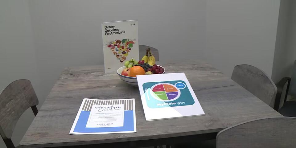 New food pyramid focuses on eating one-ingredient foods - NewsBreak