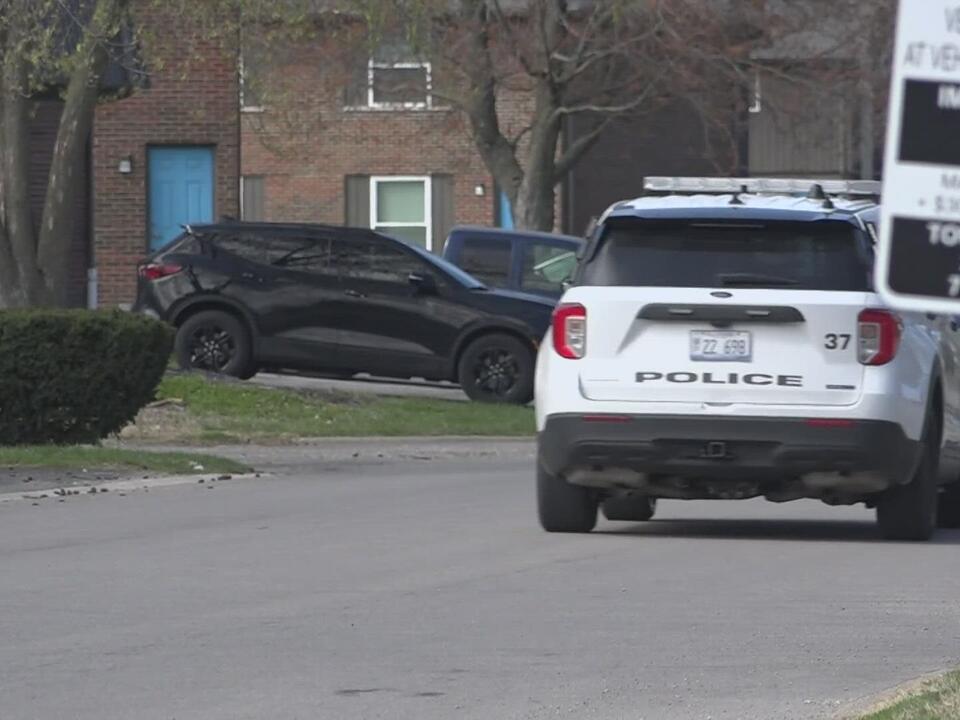 Pontoon Beach man shot, hospitalized in possible targeted home invasion