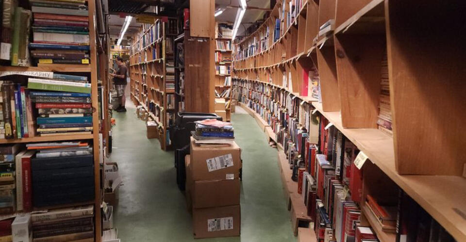 The Enormous Used Bookstore In Florida That Takes Nearly All Day To ...