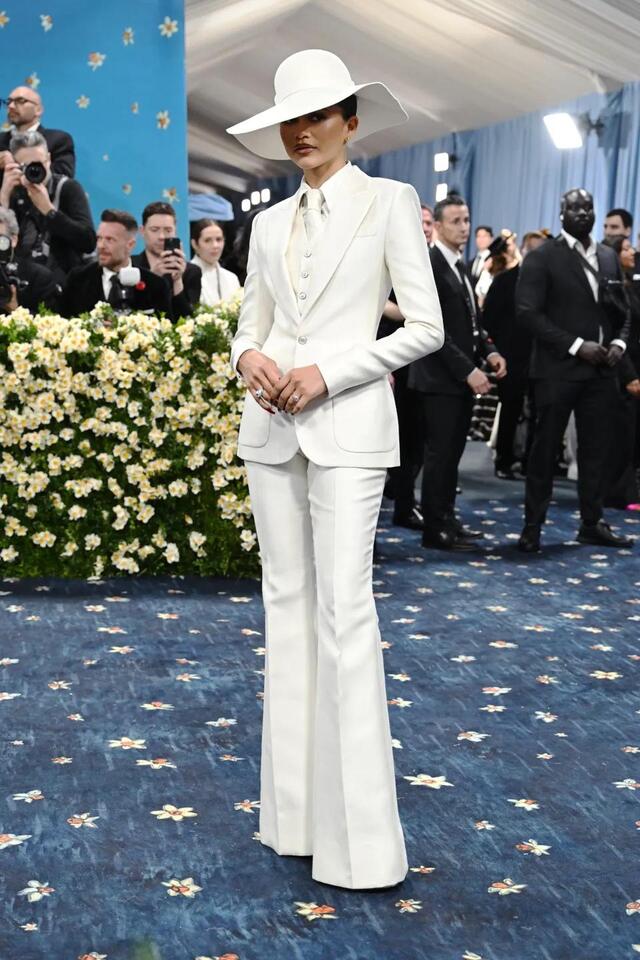 Zendaya Had One of the Chicest Zoot Suits of the Night at the 2025 Met ...