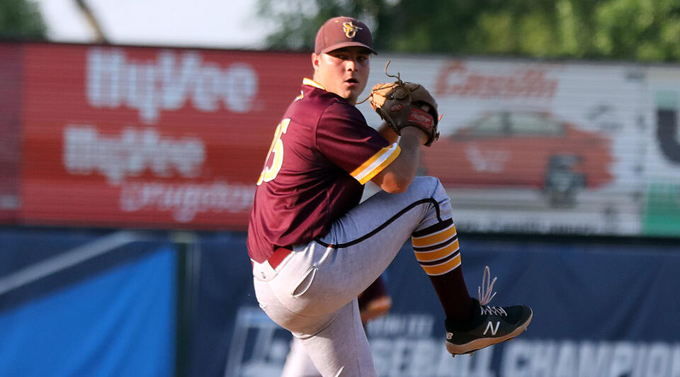 Day 2: Hot bats start, but cool pitchers finish - NewsBreak