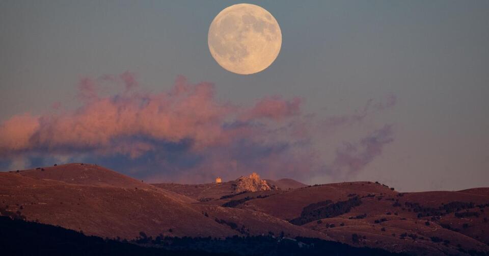 Today’s Moon Phase: October 7, 2025 - NewsBreak
