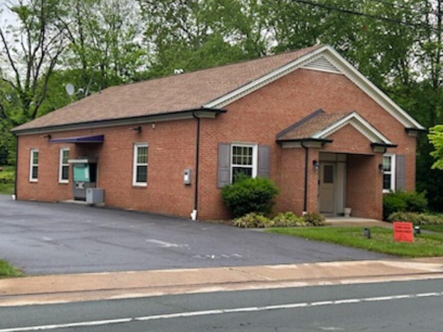 Oak View National Bank officially announces opening of Flint Hill branch