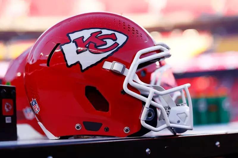 Chiefs First-Round Pick Faces Backlash for Spending Six Figures Right ...