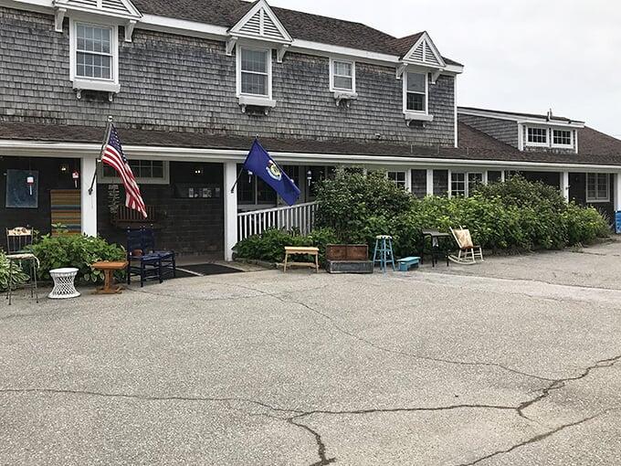 7 Massive Thrift Stores In Maine Where Locals Go Crazy For Dirt-Cheap ...