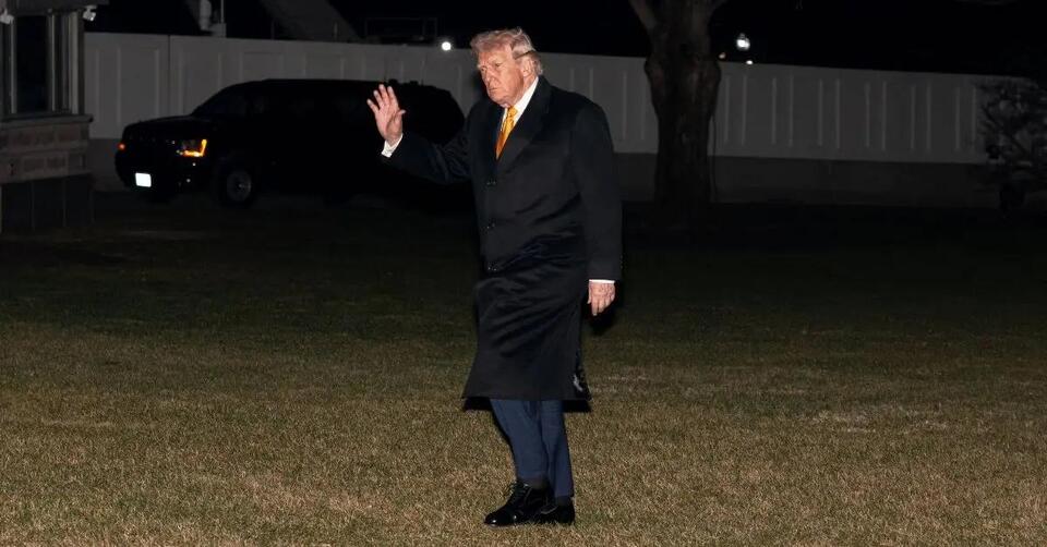 Trump, 79, Struggles Using Air Force One Stairs After The Prez Appeared ...
