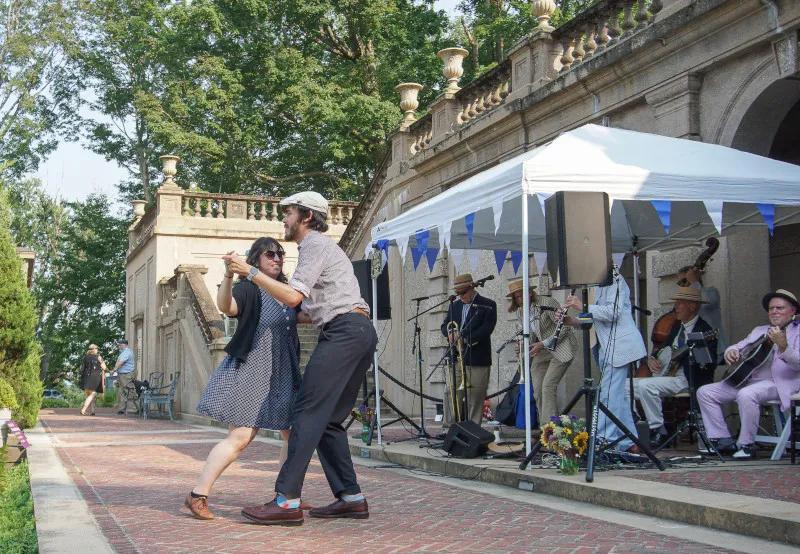 Crane Estate goes full 1920s with flappers, jazz, and the Charleston ...