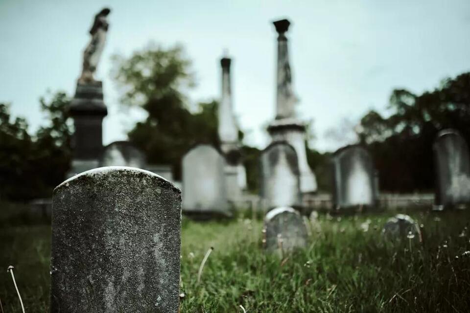 Sundown Cemetery Tours Return With Stories From The Past - NewsBreak