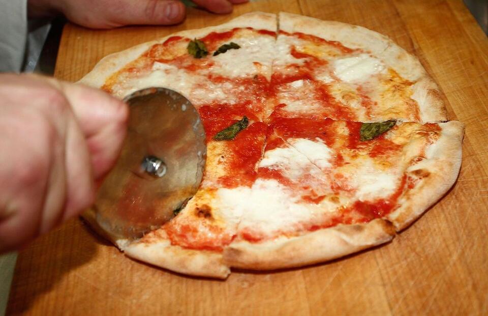 Best Pizza Slice? Massachusetts Eatery Chosen Among Best In US - NewsBreak