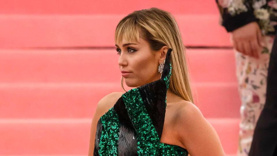 Miley Cyrus says her Malibu home rebuild inspired her Avatar: Fire and ...