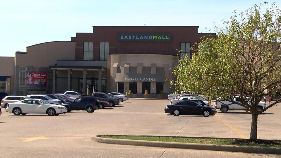 Touch-A-Truck event brings emergency vehicles to Evansville mall ...