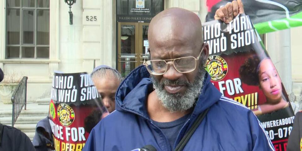 Family urges public to help find teen daughter’s ex-boyfriend, her ...