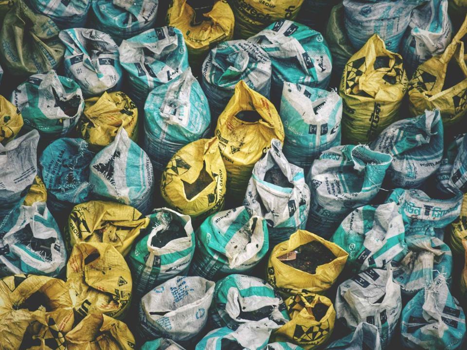 Climbers have turned Mount Everest into a high-altitude garbage dump ...