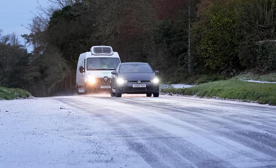 UK hit by big freeze as Met Office extends weather warnings for snow ...