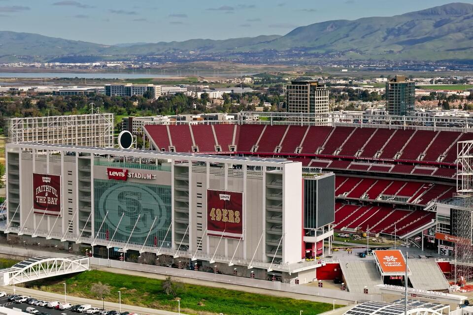 ICE plans to be camped out at the Super Bowl looking for migrants ...