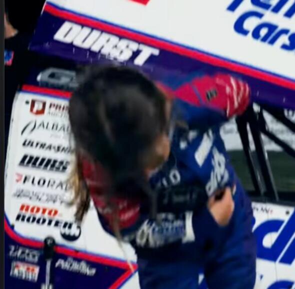 Kyle Larson's 8-year-old daughter pays tribute to Kyle Busch after dirt ...