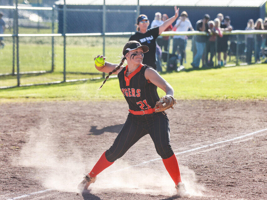 Battle Ground softball loses close battle to league rival Skyview Storm