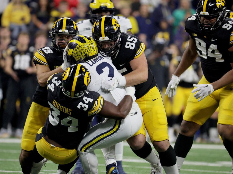 CFB Fans Are Saying The Same Thing About Glaring EA Sports Rankings ...