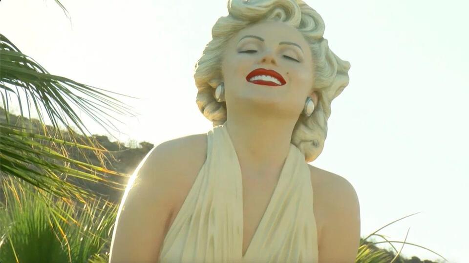 Fans gather in Palm Springs to celebrate Marilyn Monroe - NewsBreak