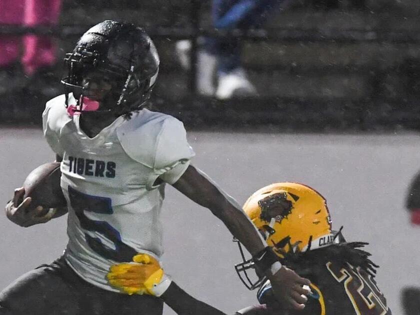 Lafayette Renaissance cruises to victory over JS Clark in season opener